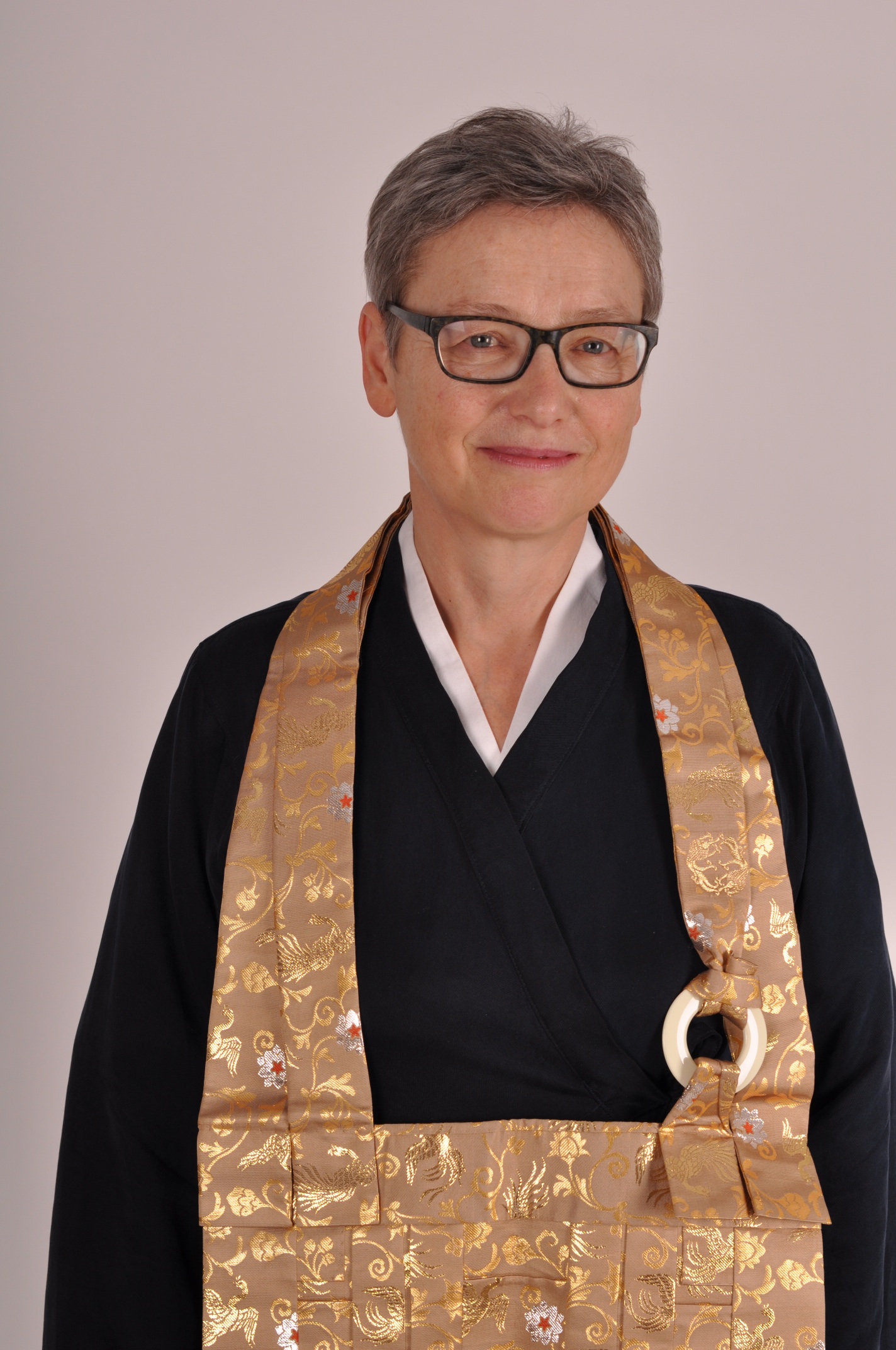 Hier mit dem traditionellen Rakusu | fleurszenblog